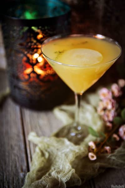 Easy Easy Pear Martini Cocktail | PassTheSushi.com