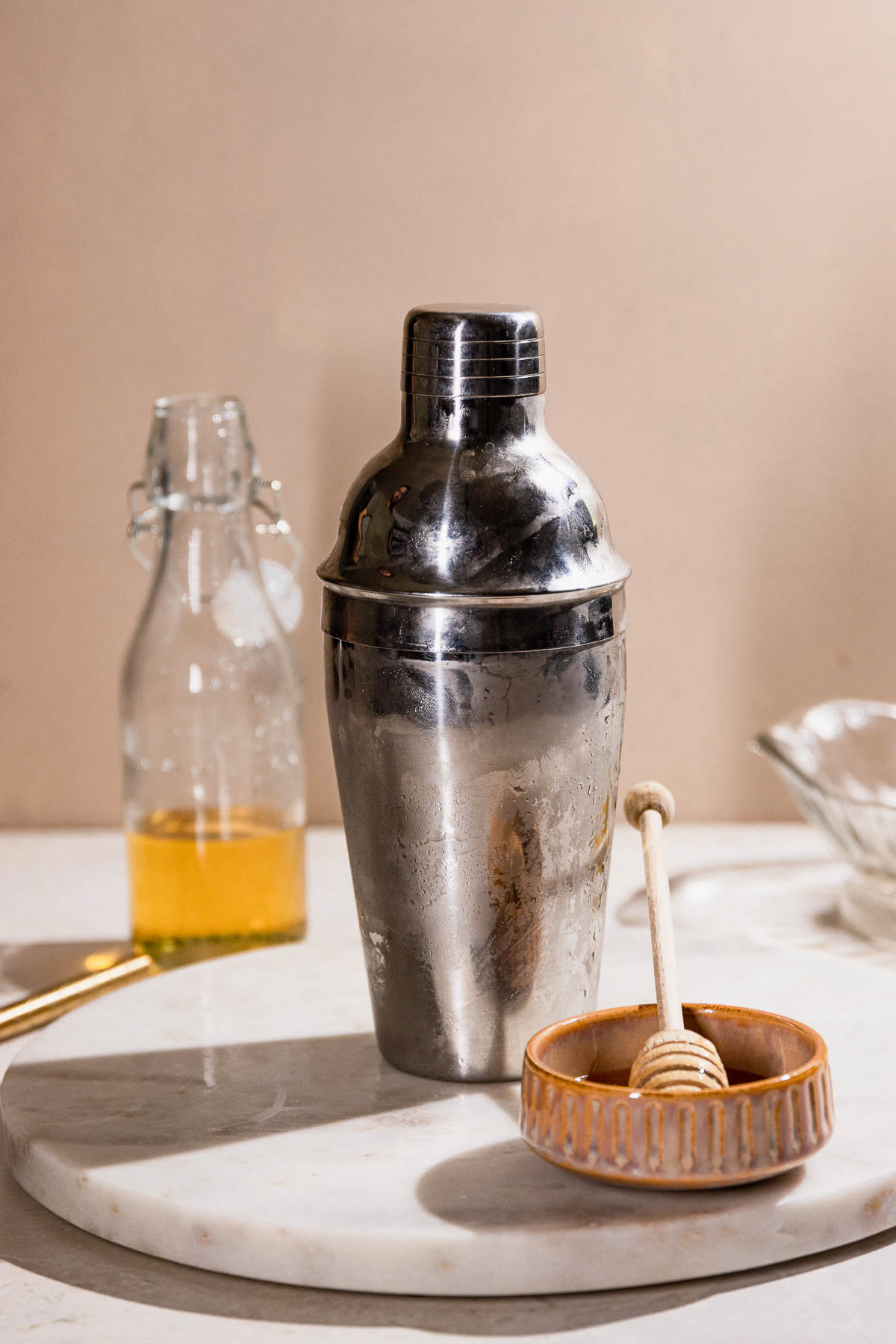 Bees Knees Cocktail | Libation Chronicles